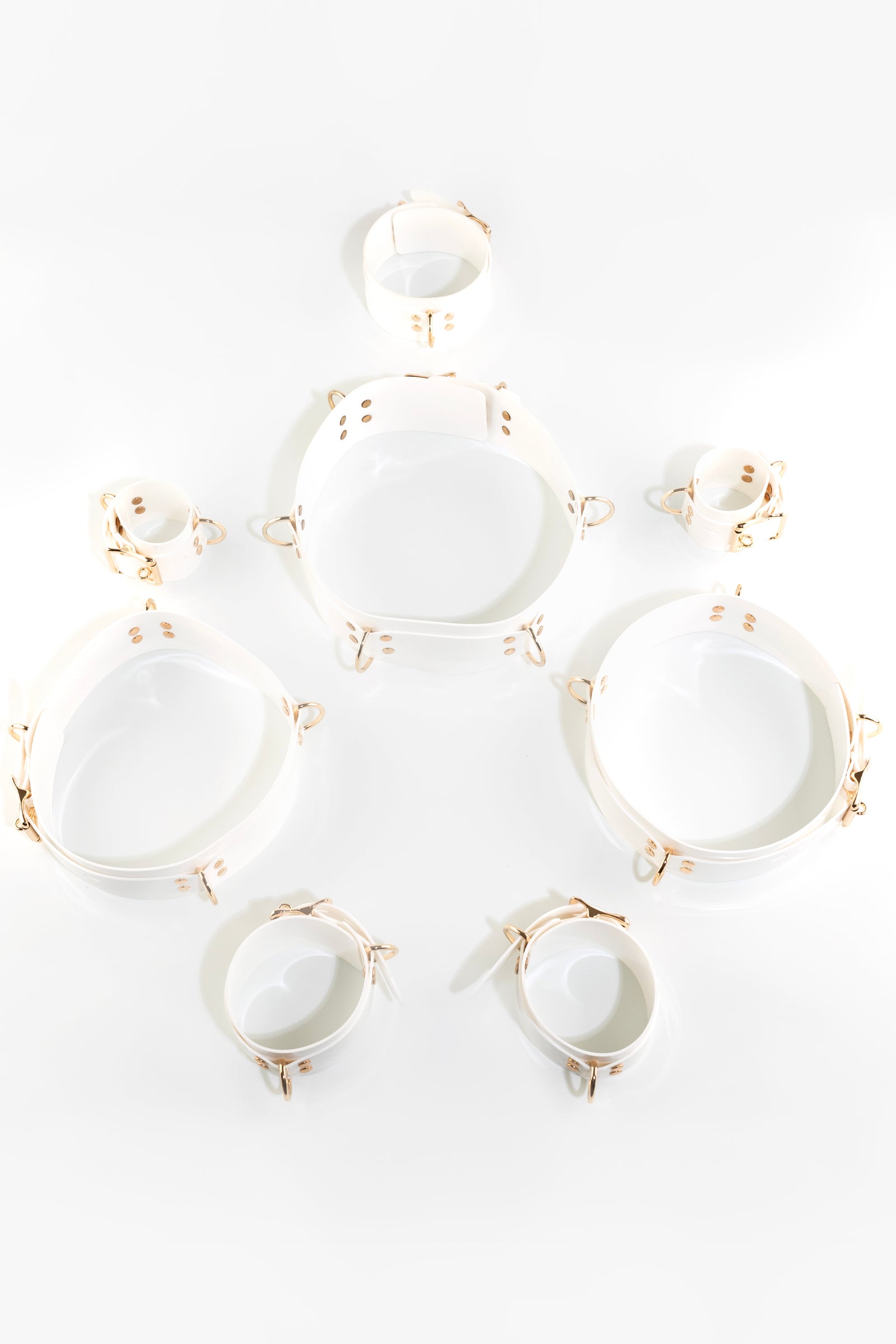 Full body lockable restraints set, white/gold